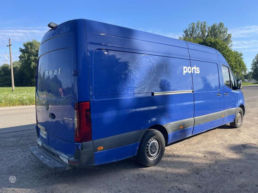 Blue Mercedes-Benz Sprinter 2021 in Taurage, with an engine capacity of 1.95 L and mileage of 309 thousand km for 11800 €, photo 4 on AUTOMOTO.COM.LV