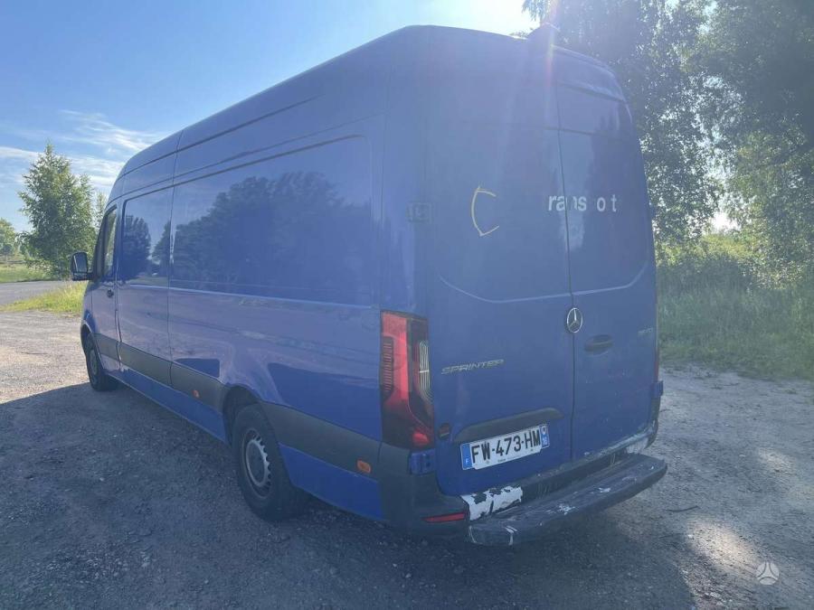 Blue Mercedes-Benz Sprinter 2021 in Taurage, with an engine capacity of 1.95 L and mileage of 309 thousand km for 11800 €, photo 5 on AUTOMOTO.COM.LV