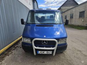 Zils Mercedes-Benz Sprinter 1997 Kauņa, ar dzinēja tilpumu 2.90 L un nobraukumu 352 tūkst. km par 3900 €, foto  vietnē AUTOMOTO.COM.LV