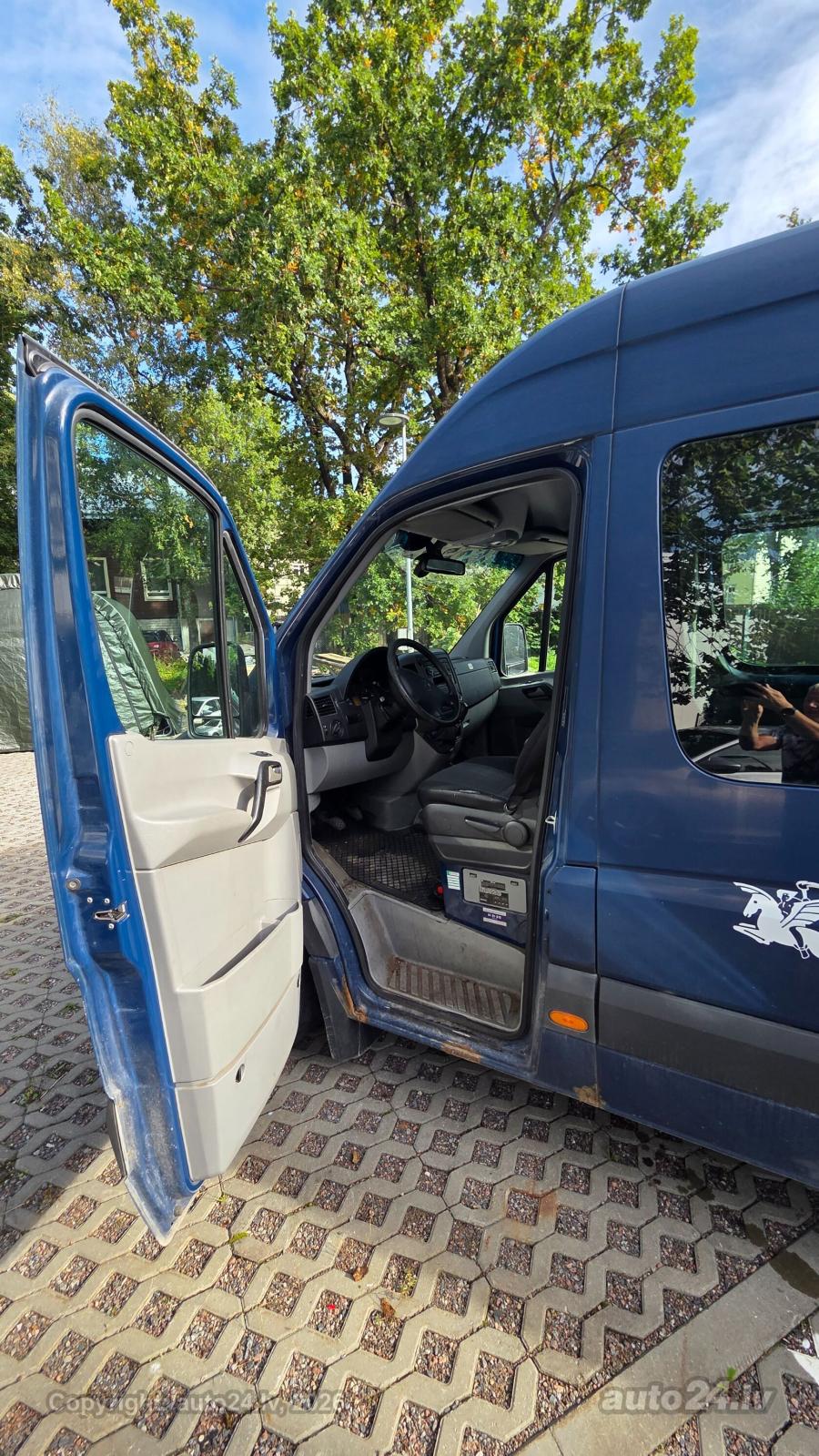 Zils Mercedes-Benz Sprinter 2011 Tallina, ar dzinēja tilpumu 2.10 L un nobraukumu 228 tūkst. km par 2000 €, foto 13 vietnē AUTOMOTO.COM.LV