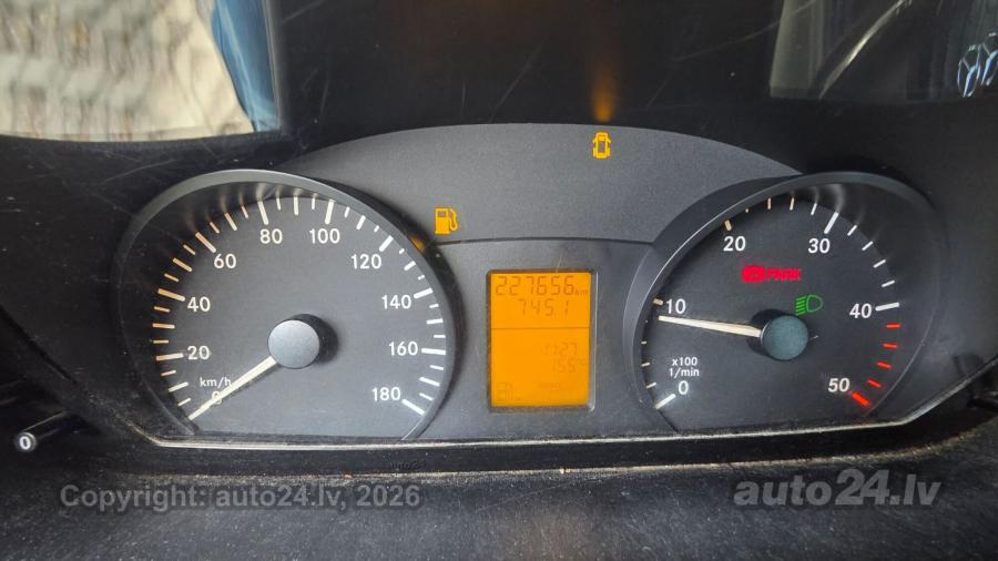 Zils Mercedes-Benz Sprinter 2011 Tallina, ar dzinēja tilpumu 2.10 L un nobraukumu 228 tūkst. km par 2000 €, foto 14 vietnē AUTOMOTO.COM.LV
