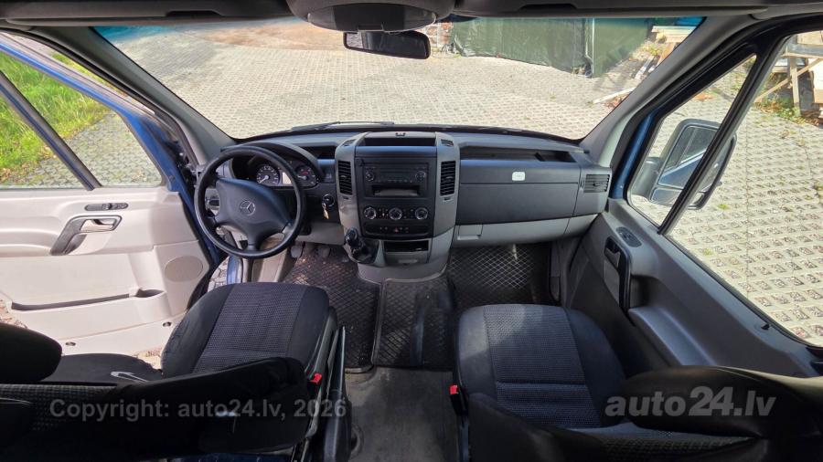Zils Mercedes-Benz Sprinter 2011 Tallina, ar dzinēja tilpumu 2.10 L un nobraukumu 228 tūkst. km par 2000 €, foto 15 vietnē AUTOMOTO.COM.LV