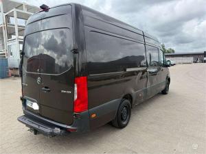 Brown Mercedes-Benz Sprinter 2021 in Kaunas, with an engine capacity of 2.00 L and mileage of 260 thousand km for 9850 €, photo 4 on AUTOMOTO.COM.LV