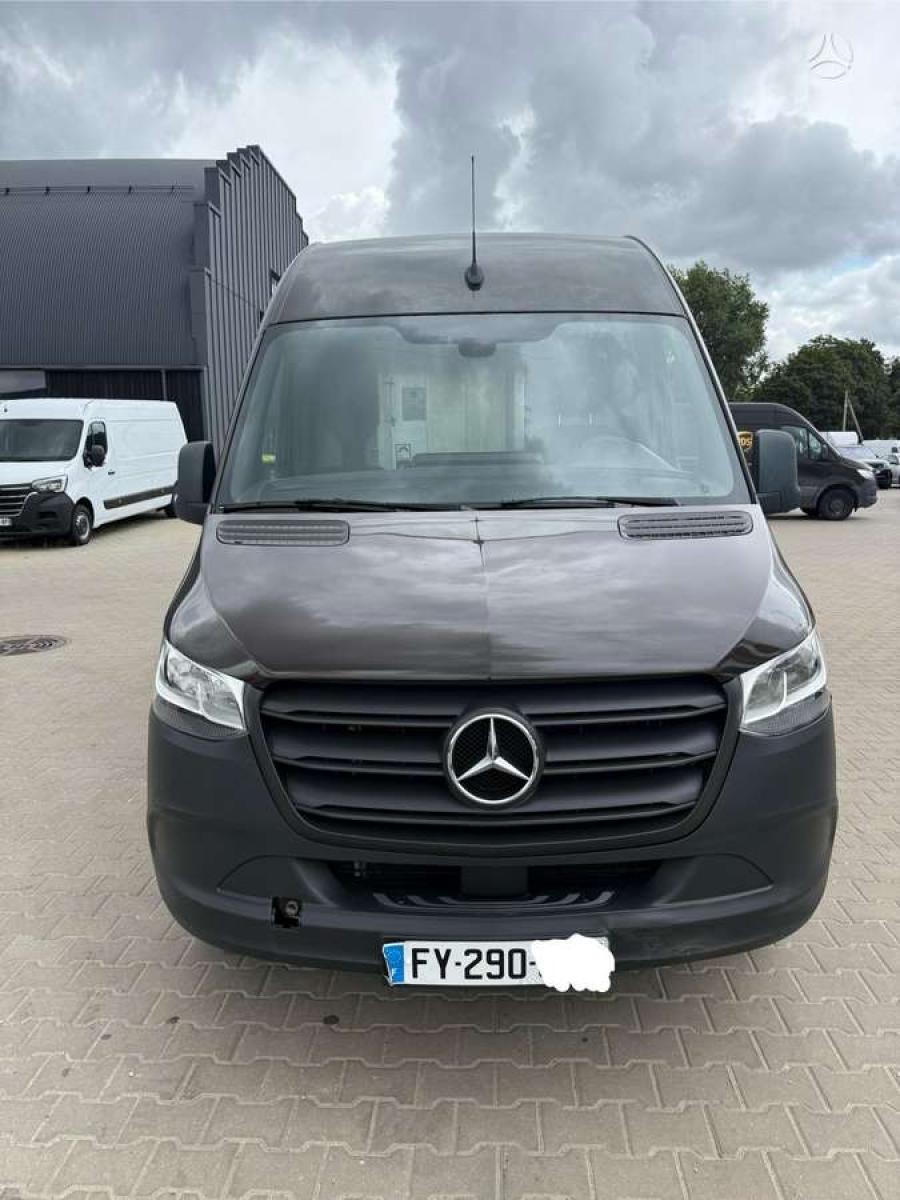 Brown Mercedes-Benz Sprinter 2021 in Kaunas, with an engine capacity of 2.00 L and mileage of 260 thousand km for 9850 €, photo 13 on AUTOMOTO.COM.LV
