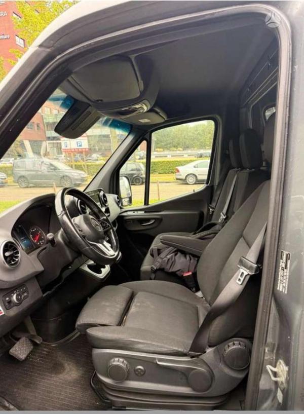 Brown Mercedes-Benz Sprinter 2019 in Alytus, with an engine capacity of 2.14 L and mileage of 300 thousand km for 14500 €, photo 5 on AUTOMOTO.COM.LV
