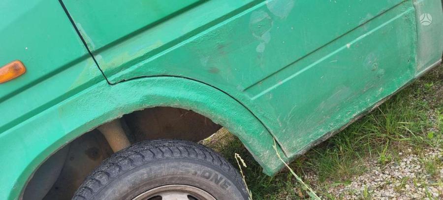 Green Mercedes-Benz Sprinter 1998 in Vilnius, with an engine capacity of 2.90 L and mileage of 500 thousand km for 2420 €, photo 8 on AUTOMOTO.COM.LV