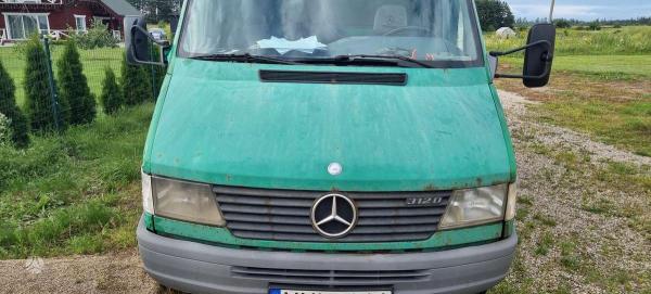 Green Mercedes-Benz Sprinter 1998 in Vilnius, with an engine capacity of 2.90 L and mileage of 500 thousand km for 2420 €, photo 8 on AUTOMOTO.COM.LV