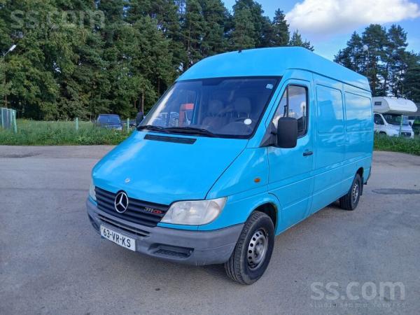Green Mercedes-Benz Sprinter 2000 in Ogre, with an engine capacity of 2.20 L and mileage of 197 thousand km for 5000 €, photo 1 on AUTOMOTO.COM.LV