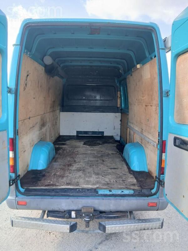 Green Mercedes-Benz Sprinter 2000 in Ogre, with an engine capacity of 2.20 L and mileage of 197 thousand km for 5000 €, photo 6 on AUTOMOTO.COM.LV