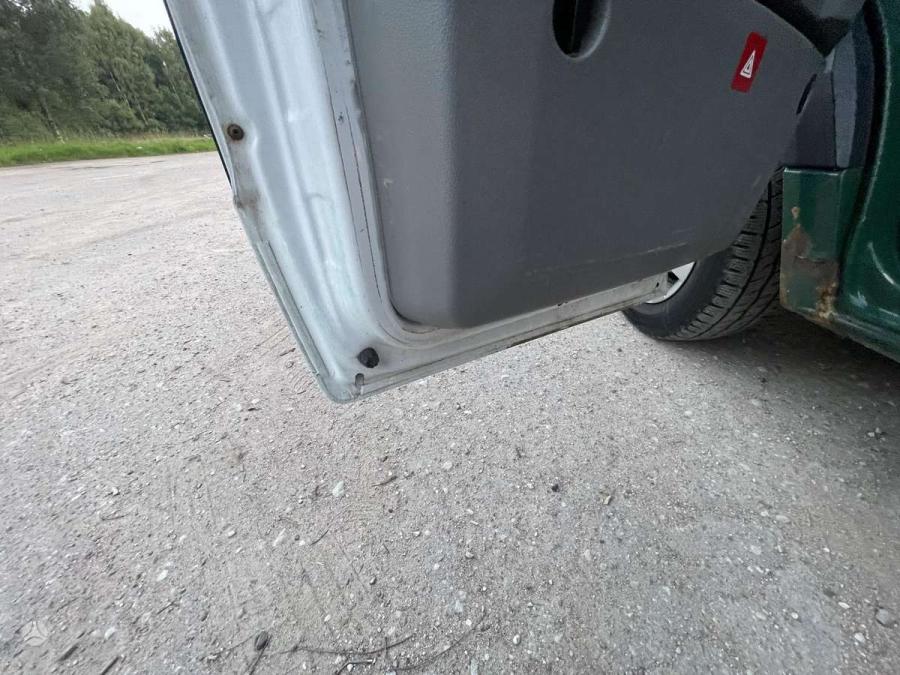 Zaļš Mercedes-Benz Sprinter 2010 Šauļi, ar dzinēja tilpumu 2.15 L un nobraukumu 495 tūkst. km par 4100 €, foto 16 vietnē AUTOMOTO.COM.LV
