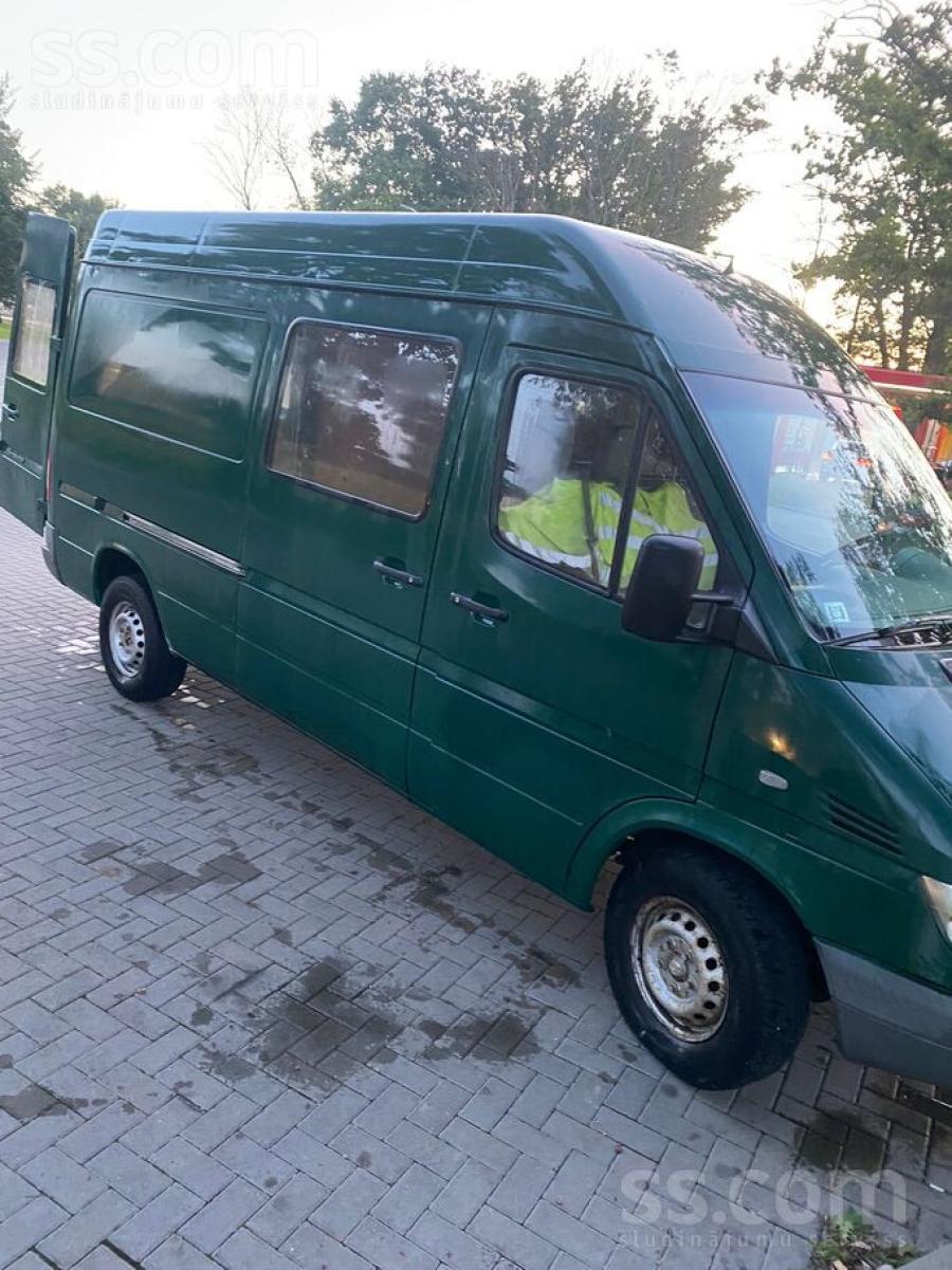 Zaļš Mercedes-Benz Sprinter 2003 Rīga, ar dzinēja tilpumu 2.10 L un nobraukumu 246 tūkst. km par 3100 €, foto 14 vietnē AUTOMOTO.COM.LV