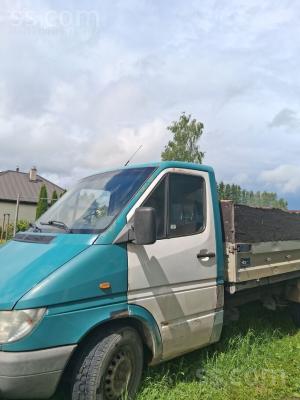 Green Mercedes-Benz Sprinter 2003 in Kuldiga, with an engine capacity of 2.20 L and mileage of 486 thousand km for 2300 €, photo 5 on AUTOMOTO.COM.LV