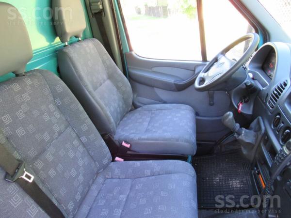Green Mercedes-Benz Sprinter 2005 in Jelgava, with an engine capacity of 2.20 L and mileage of 275 thousand km for 4800 €, photo 2 on AUTOMOTO.COM.LV