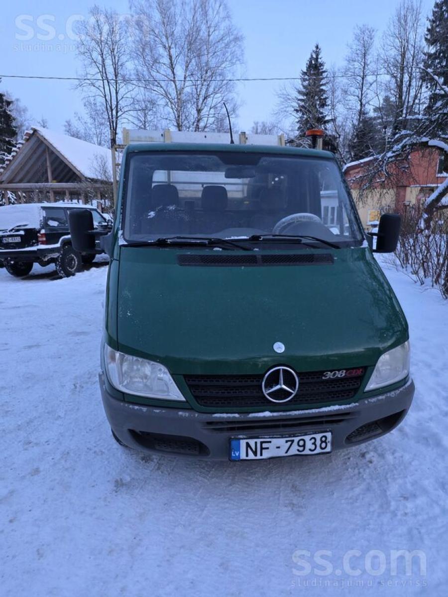 Zaļš Mercedes-Benz Sprinter 2006 Rīga, ar dzinēja tilpumu 2.20 L un nobraukumu 169 tūkst. km par 9000 €, foto 1 vietnē AUTOMOTO.COM.LV