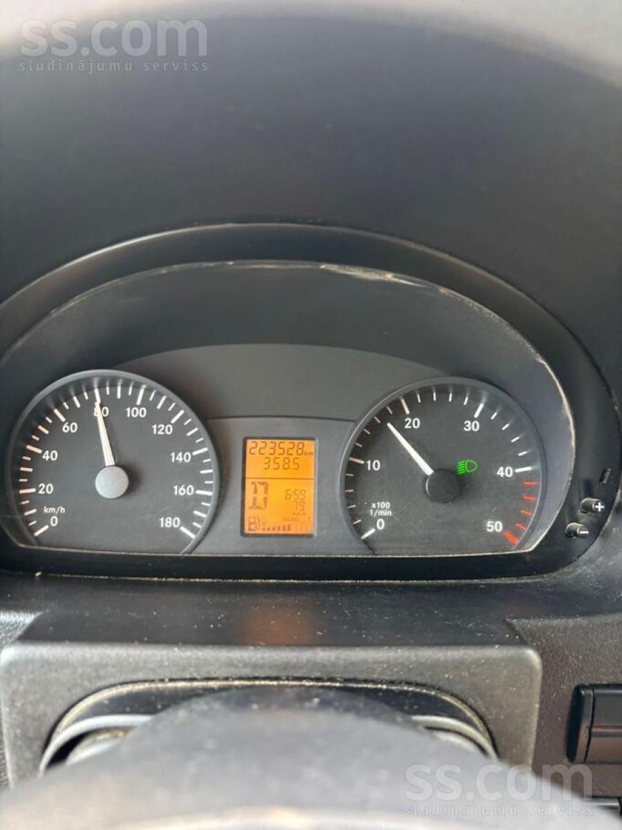Zaļš Mercedes-Benz Sprinter 2017 Liepāja, ar dzinēja tilpumu 2.20 L un nobraukumu 223 tūkst. km par 24000 €, foto 12 vietnē AUTOMOTO.COM.LV