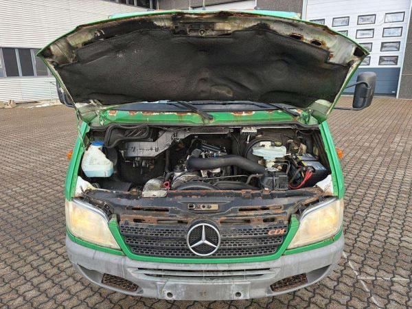Green Mercedes-Benz Sprinter 2011 in Klaipeda, with an engine capacity of 2.14 L and mileage of 325 thousand km for 5800 €, photo 7 on AUTOMOTO.COM.LV