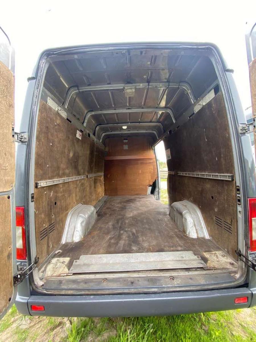 Pelēks Mercedes-Benz Sprinter 2005 Jelgava, ar dzinēja tilpumu 2.20 L un nobraukumu 302 tūkst. km par 4500 €, foto 8 vietnē AUTOMOTO.COM.LV