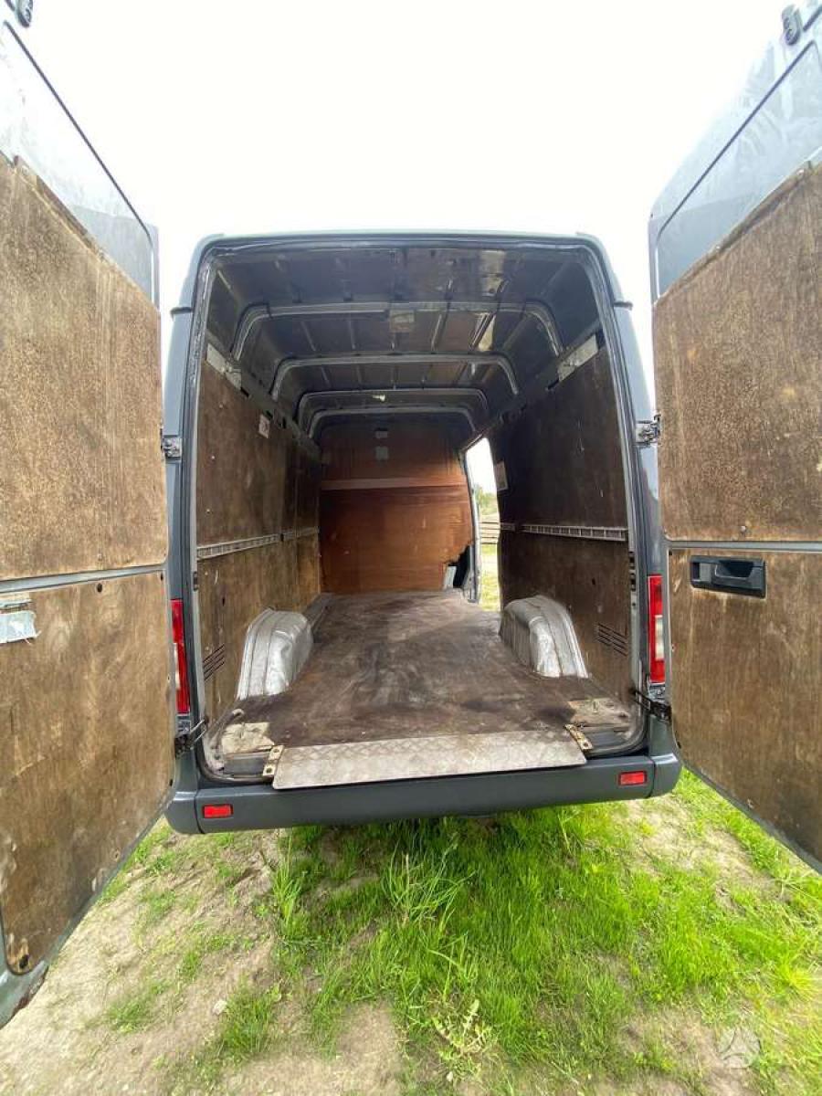 Pelēks Mercedes-Benz Sprinter 2005 Jelgava, ar dzinēja tilpumu 2.20 L un nobraukumu 302 tūkst. km par 4500 €, foto 9 vietnē AUTOMOTO.COM.LV