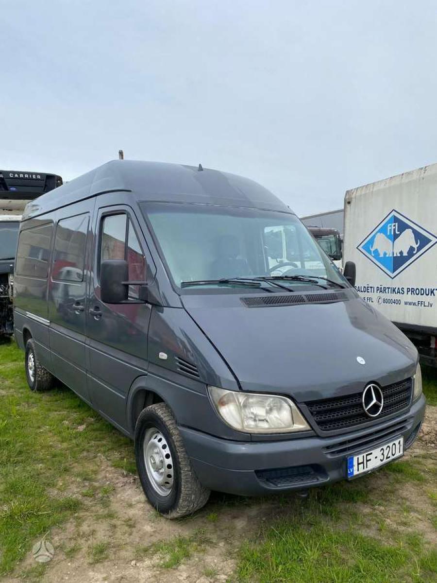 Pelēks Mercedes-Benz Sprinter 2005 Jelgava, ar dzinēja tilpumu 2.20 L un nobraukumu 302 tūkst. km par 4500 €, foto 10 vietnē AUTOMOTO.COM.LV