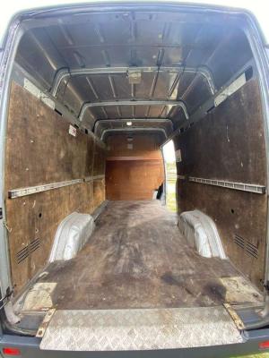 Pelēks Mercedes-Benz Sprinter 2005 Jelgava, ar dzinēja tilpumu 2.20 L un nobraukumu 302 tūkst. km par 4500 €, foto 13 vietnē AUTOMOTO.COM.LV