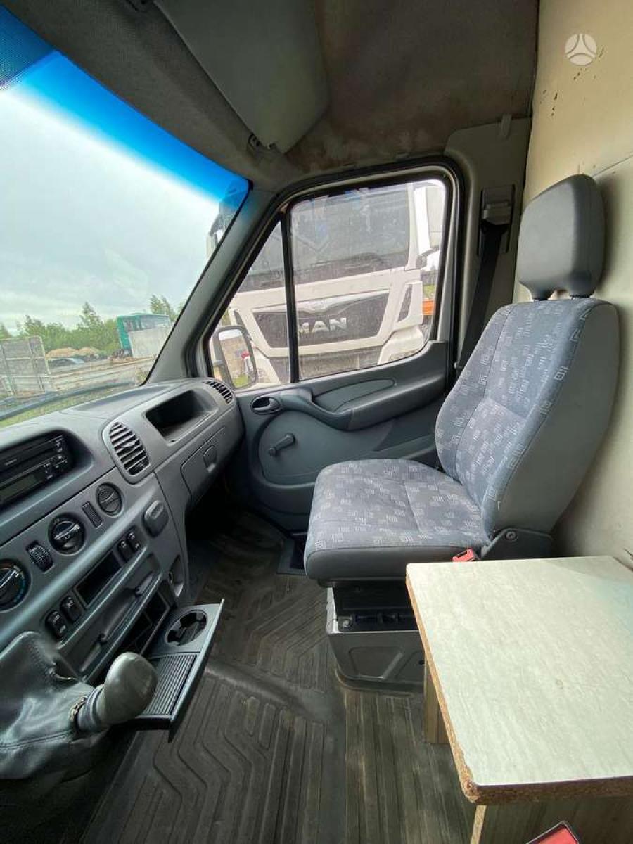 Pelēks Mercedes-Benz Sprinter 2005 Jelgava, ar dzinēja tilpumu 2.20 L un nobraukumu 302 tūkst. km par 4500 €, foto 18 vietnē AUTOMOTO.COM.LV
