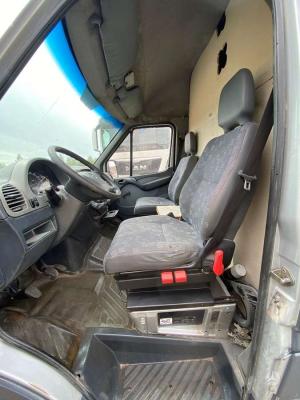 Pelēks Mercedes-Benz Sprinter 2005 Jelgava, ar dzinēja tilpumu 2.20 L un nobraukumu 302 tūkst. km par 4500 €, foto 21 vietnē AUTOMOTO.COM.LV