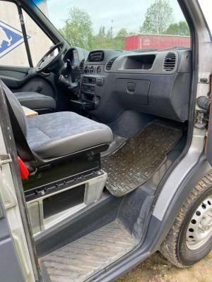 Pelēks Mercedes-Benz Sprinter 2005 Jelgava, ar dzinēja tilpumu 2.20 L un nobraukumu 302 tūkst. km par 4500 €, foto 22 vietnē AUTOMOTO.COM.LV
