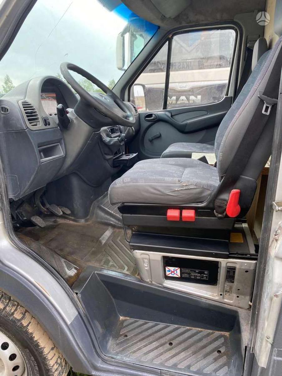 Pelēks Mercedes-Benz Sprinter 2005 Jelgava, ar dzinēja tilpumu 2.20 L un nobraukumu 302 tūkst. km par 4500 €, foto 28 vietnē AUTOMOTO.COM.LV