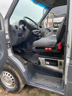 Pelēks Mercedes-Benz Sprinter 2005 Jelgava, ar dzinēja tilpumu 2.20 L un nobraukumu 302 tūkst. km par 4500 €, foto 29 vietnē AUTOMOTO.COM.LV
