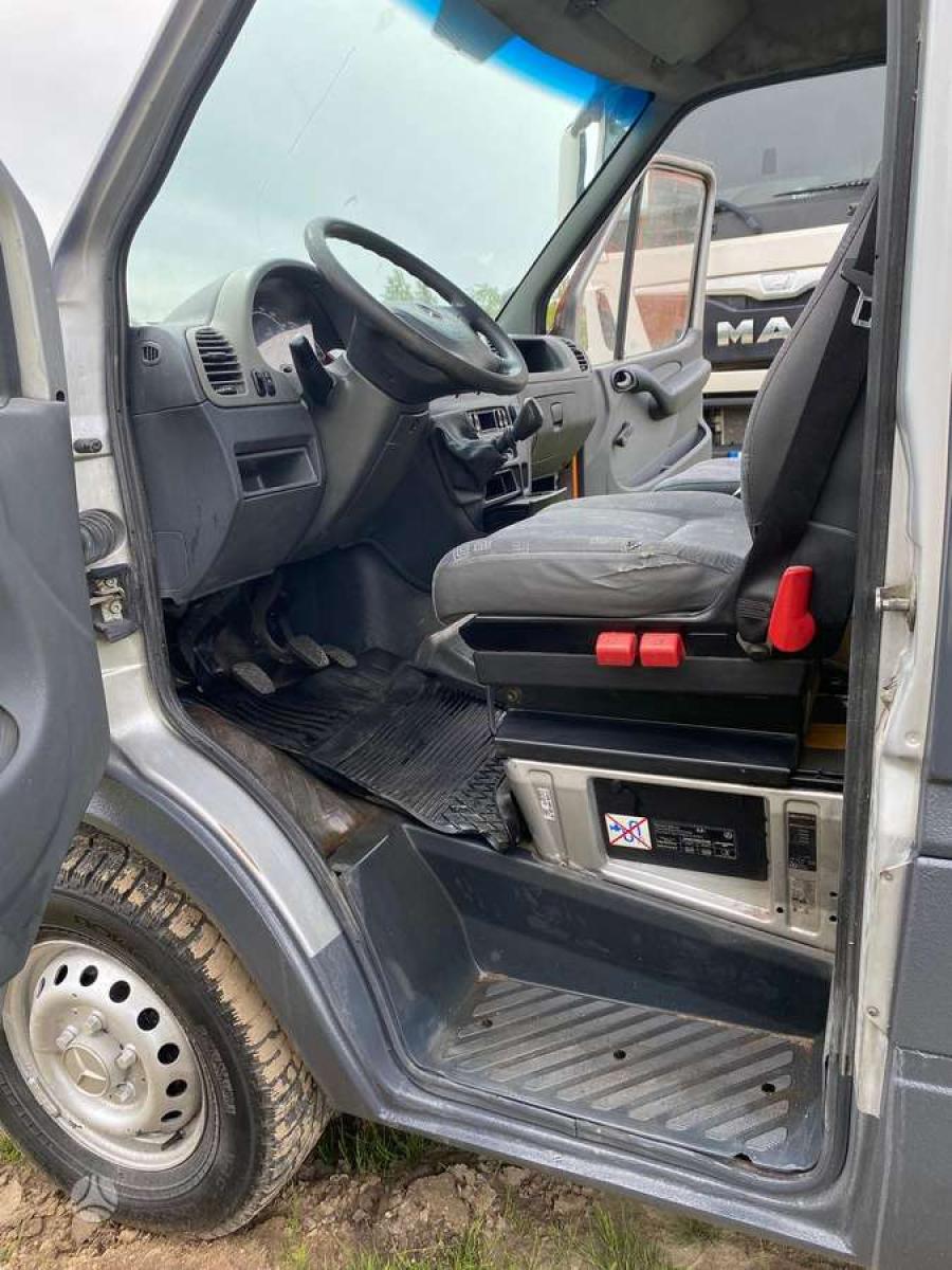 Pelēks Mercedes-Benz Sprinter 2005 Jelgava, ar dzinēja tilpumu 2.20 L un nobraukumu 302 tūkst. km par 4500 €, foto 29 vietnē AUTOMOTO.COM.LV