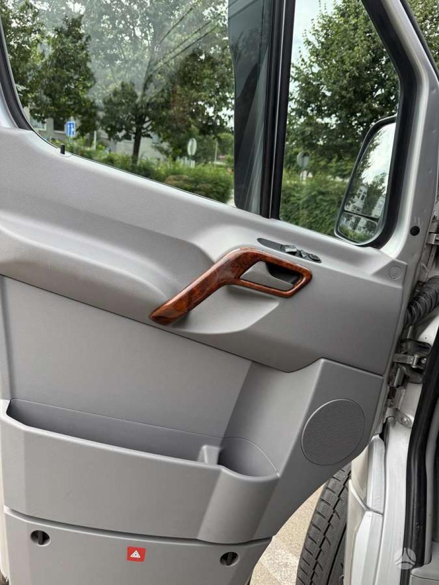 Grey Mercedes-Benz Sprinter 2006 in Vilnius, with an engine capacity of 2.15 L and mileage of 311 thousand km for 11999 €, photo 13 on AUTOMOTO.COM.LV