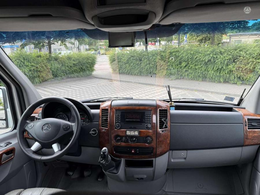 Grey Mercedes-Benz Sprinter 2006 in Vilnius, with an engine capacity of 2.15 L and mileage of 311 thousand km for 11999 €, photo 16 on AUTOMOTO.COM.LV
