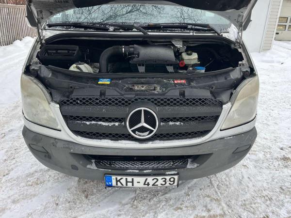 Pelēks Mercedes-Benz Sprinter 2007 Rīga, ar dzinēja tilpumu 2.20 L un nobraukumu 300 tūkst. km par 6200 €, foto 6 vietnē AUTOMOTO.COM.LV