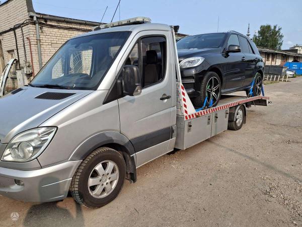 Grey Mercedes-Benz Sprinter 2008 in Riga, with an engine capacity of 3.00 L and mileage of 388 thousand km for 10999 €, photo 4 on AUTOMOTO.COM.LV