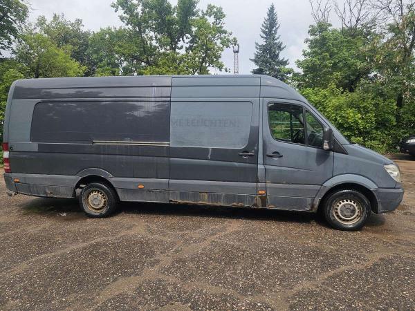Pelēks Mercedes-Benz Sprinter 2009 Telšiai, ar dzinēja tilpumu 2.99 L un nobraukumu 438 tūkst. km par 4200 €, foto 3 vietnē AUTOMOTO.COM.LV