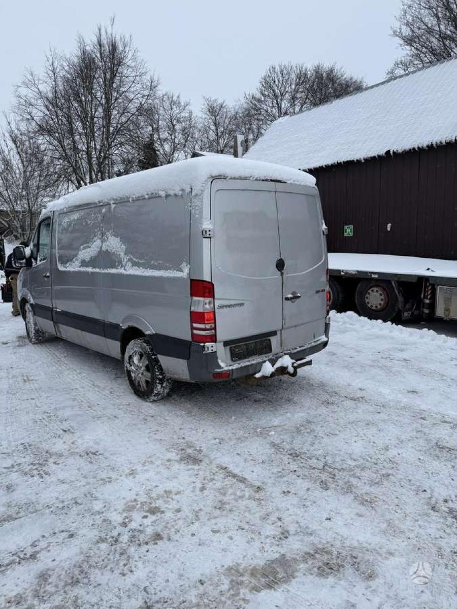 Grey Mercedes-Benz Sprinter 2010 in Taurage, with an engine capacity of 2.20 L and mileage of 290 thousand km for 4200 €, photo 4 on AUTOMOTO.COM.LV