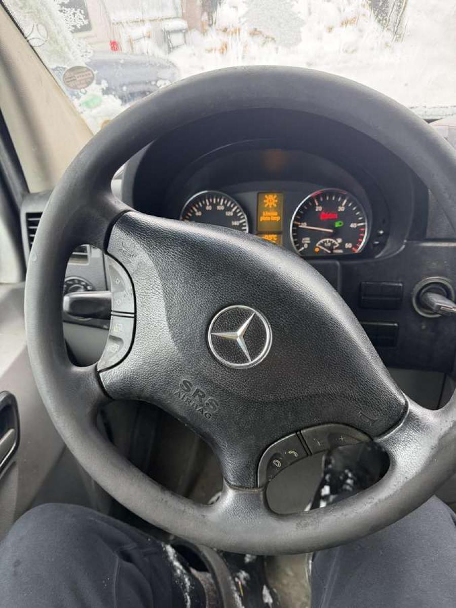 Grey Mercedes-Benz Sprinter 2010 in Taurage, with an engine capacity of 2.20 L and mileage of 290 thousand km for 4200 €, photo 8 on AUTOMOTO.COM.LV