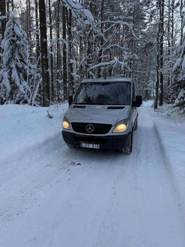 Grey Mercedes-Benz Sprinter 2011 in Vilnius, with an engine capacity of 2.20 L and mileage of 443 thousand km for 6200 €, photo 3 on AUTOMOTO.COM.LV