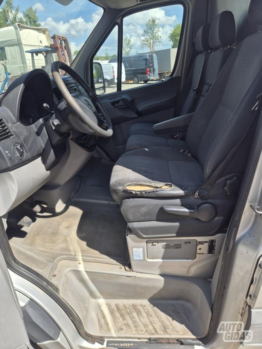 Pelēks Mercedes-Benz Sprinter 2011 Kauņa, ar dzinēja tilpumu 2.20 L un nobraukumu 377 tūkst. km par 4300 €, foto 18 vietnē AUTOMOTO.COM.LV