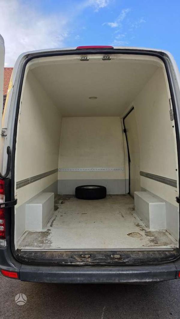 Pelēks Mercedes-Benz Sprinter 2012 Panevēža, ar dzinēja tilpumu 2.14 L un nobraukumu 284 tūkst. km par 5400 €, foto 9 vietnē AUTOMOTO.COM.LV