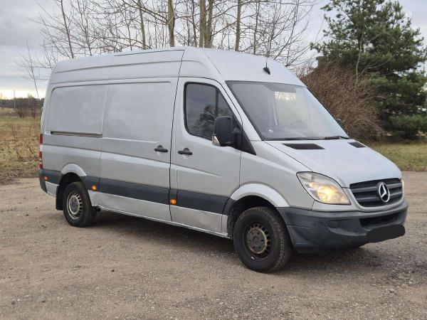 Grey Mercedes-Benz Sprinter 2013 in Taurage, with an engine capacity of 2.14 L and mileage of 364 thousand km for 5700 €, photo 4 on AUTOMOTO.COM.LV