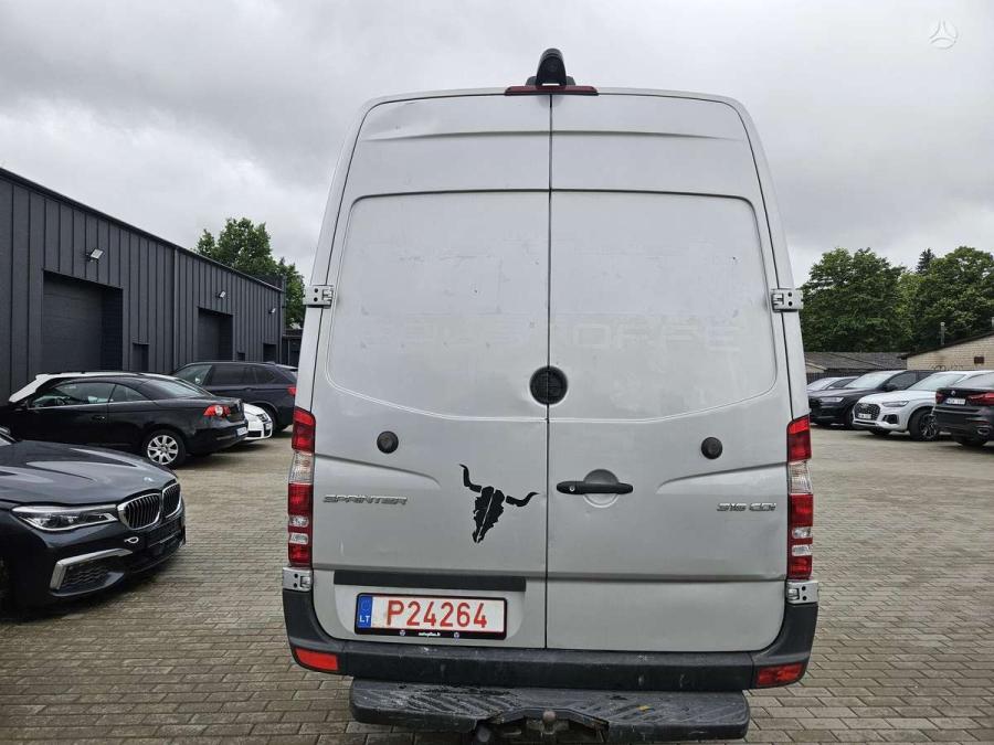 Pelēks Mercedes-Benz Sprinter 2017 Marijampole, ar dzinēja tilpumu 2.14 L un nobraukumu 247 tūkst. km par 12000 €, foto 6 vietnē AUTOMOTO.COM.LV