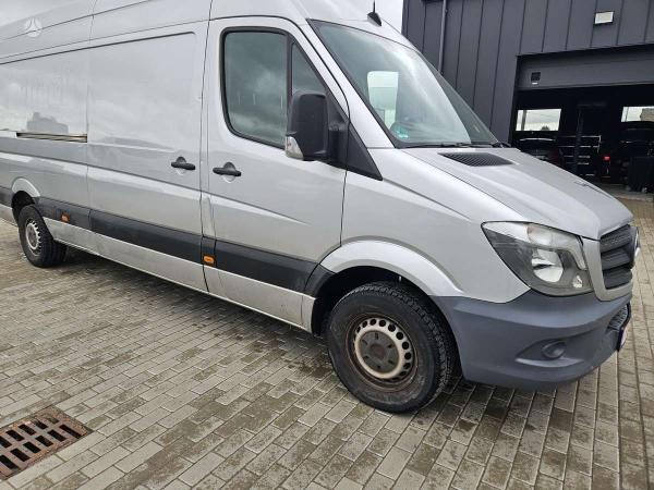 Pelēks Mercedes-Benz Sprinter 2017 Marijampole, ar dzinēja tilpumu 2.14 L un nobraukumu 247 tūkst. km par 12000 €, foto 8 vietnē AUTOMOTO.COM.LV
