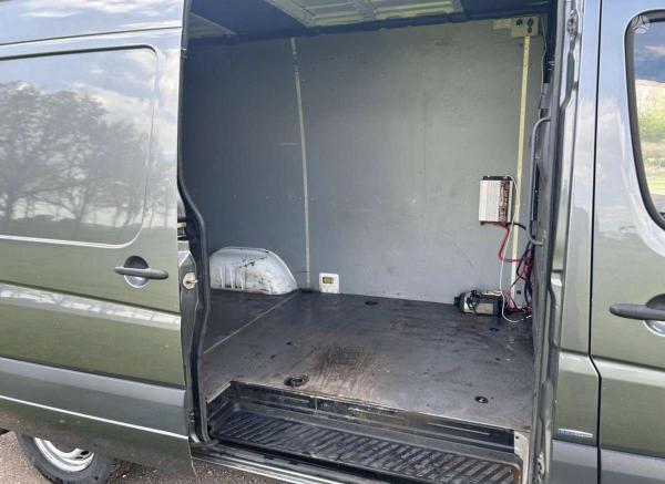 Pelēks Mercedes-Benz Sprinter 2017 Vilkaviškis, ar dzinēja tilpumu 2.20 L un nobraukumu 321 tūkst. km par 7200 €, foto 9 vietnē AUTOMOTO.COM.LV