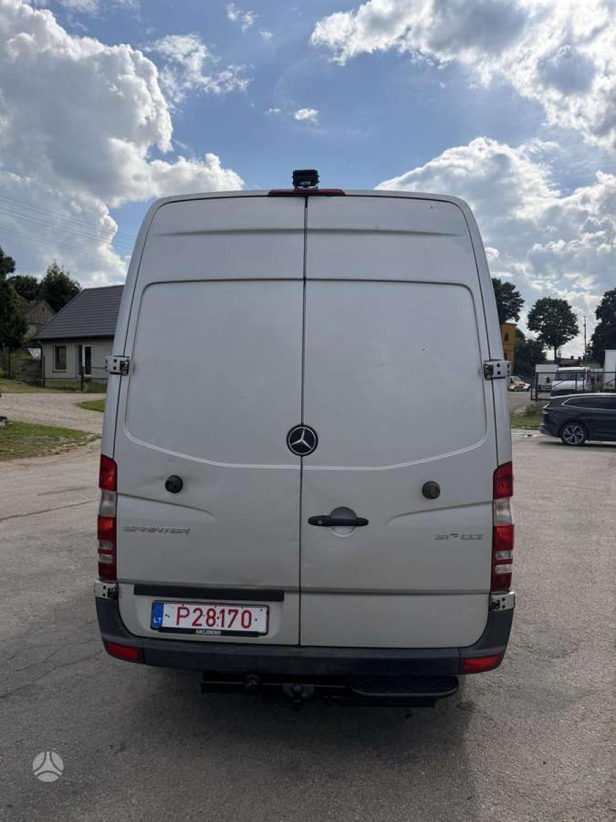 Grey Mercedes-Benz Sprinter 2017 in Skaudvile, with an engine capacity of 2.14 L and mileage of 658 thousand km for 7600 €, photo 6 on AUTOMOTO.COM.LV