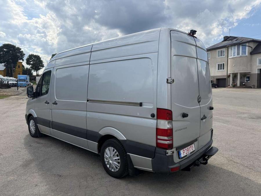 Grey Mercedes-Benz Sprinter 2017 in Skaudvile, with an engine capacity of 2.14 L and mileage of 658 thousand km for 7600 €, photo 7 on AUTOMOTO.COM.LV