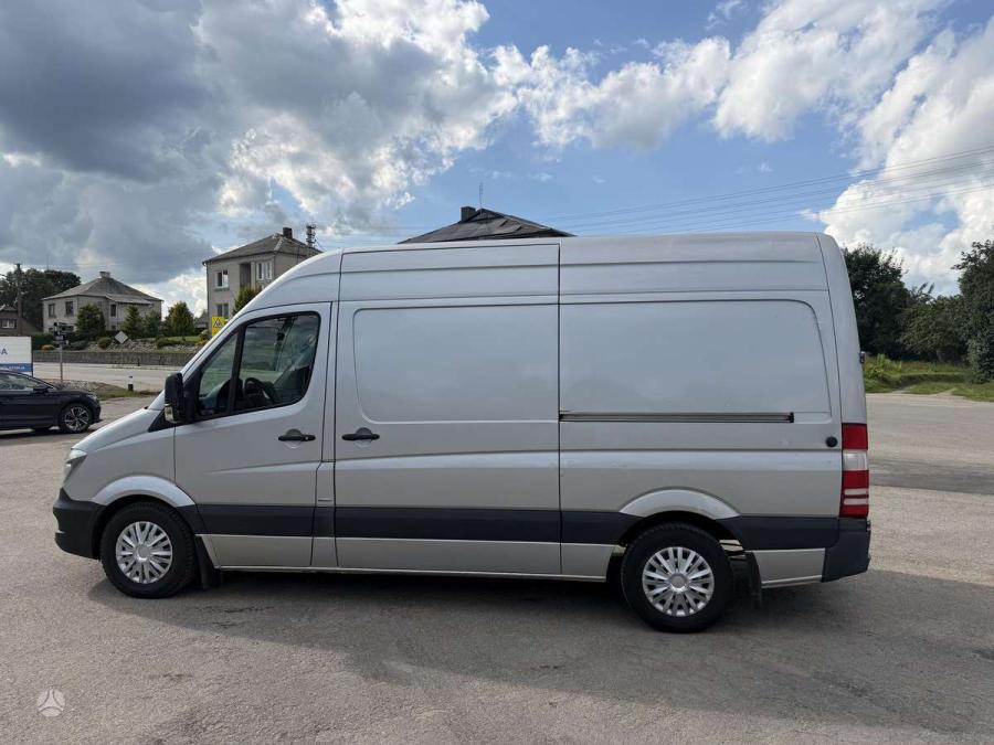 Grey Mercedes-Benz Sprinter 2017 in Skaudvile, with an engine capacity of 2.14 L and mileage of 658 thousand km for 7600 €, photo 8 on AUTOMOTO.COM.LV