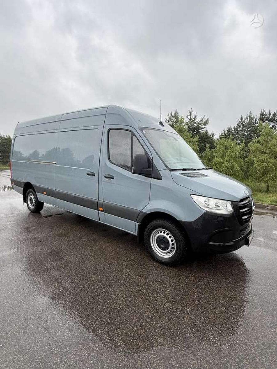 Grey Mercedes-Benz Sprinter 2019 in Silute, with an engine capacity of 2.14 L and mileage of 218 thousand km for 13800 €, photo 1 on AUTOMOTO.COM.LV