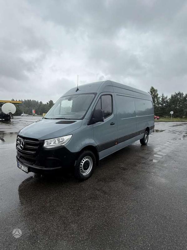 Grey Mercedes-Benz Sprinter 2019 in Silute, with an engine capacity of 2.14 L and mileage of 218 thousand km for 13800 €, photo 2 on AUTOMOTO.COM.LV