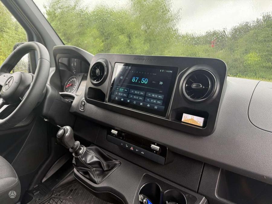 Grey Mercedes-Benz Sprinter 2019 in Silute, with an engine capacity of 2.14 L and mileage of 218 thousand km for 13800 €, photo 8 on AUTOMOTO.COM.LV
